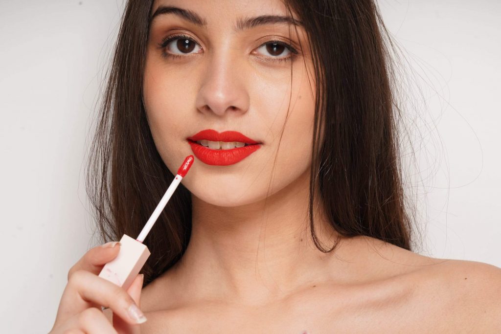Bold Lip Colors: How to Choose and Apply the Perfect Shade - BeFashionable
