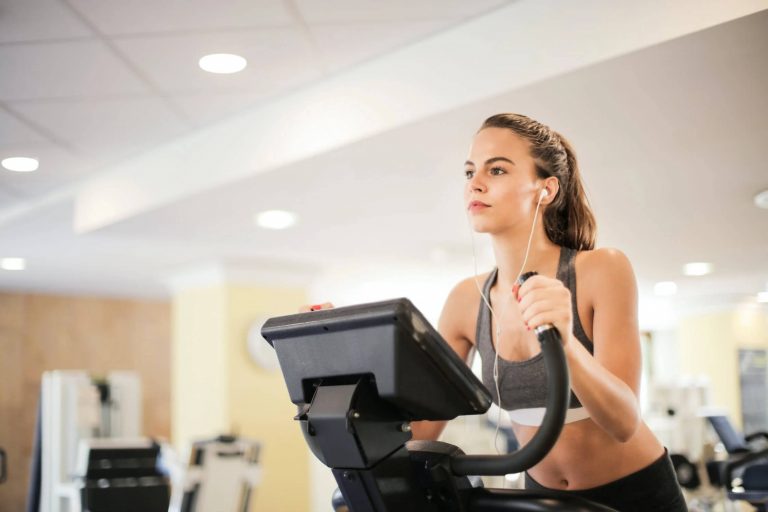 Ultimate Guide to Choosing the Right Gym Clothes for Women - BeFashionable